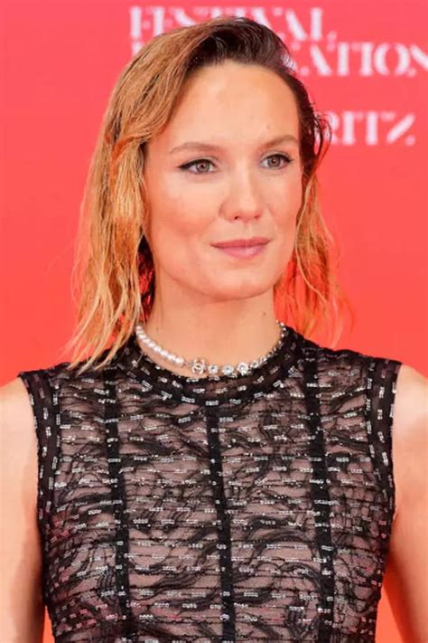 Ana Girardot Insultée On Mappelait Squelettor