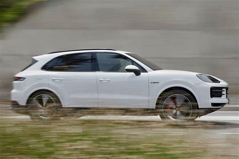 전기로만 90km 달려요 내년 국내 출시하는 신형 카이엔 S E 하이브리드 네이버 포스트