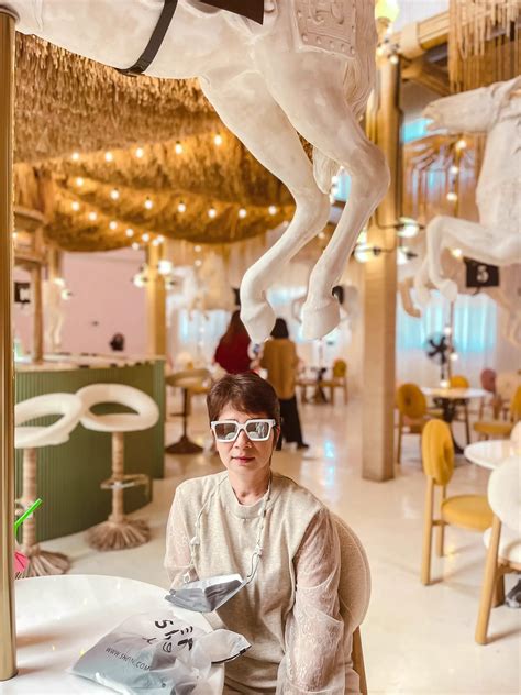 🎪 House Of Benedict Pattaya สตูถ่ายรูปอลังกาลมาก 🥰 แกลเลอรีที่โพสต์โดย Meannaris Lemon8