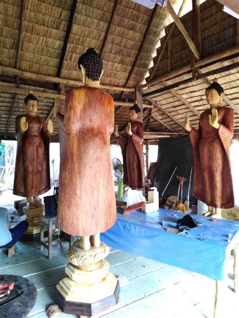 วัดป่าดอยภูคาจังหวัดน่าน พระพุทธรูปปางห้ามทุกข์ แกะจากไม้โพธิ์นิพพาน ไม้โพธิ์ที่หักทางทิศ