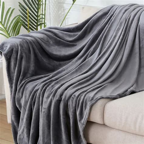 Soft And Cozy Throw Blanket Fuzzy Fleece Comforter For Couch Bed