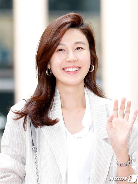 Rain And Kim Ha Neul In Talks For 2023 Romance K Drama She A Koalas