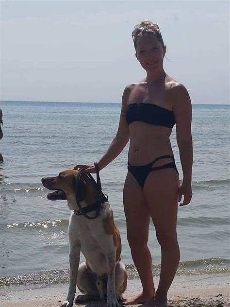 Pam In Black Bikini With Enzo Pic