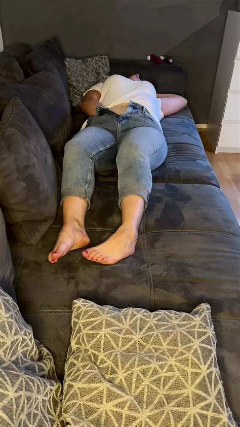Masturbieren Auf Der Couch Sexy Jeans Zittern Zucken Stöhnen Multiple