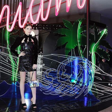 Anna Kendricks Feet Toes And Soles HD Pictures Barefoot