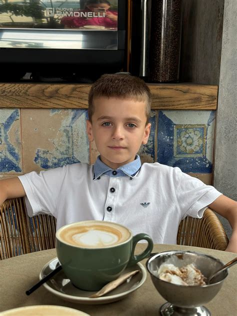 Артемчик вітаю тебе з днем народження🎁🎉😍Щиро тобі бажаю здоровʼя