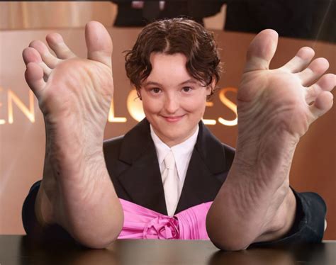 Bella Ramsey Feet At The Golden Globes By Bisexuaqueen88 On Deviantart