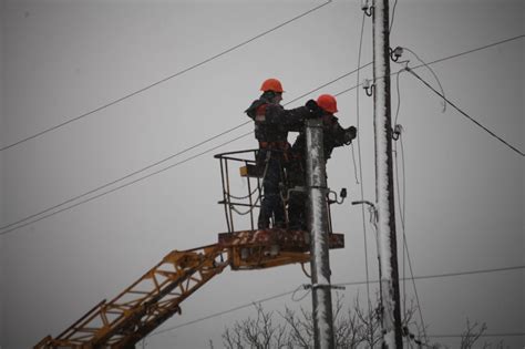 Без світла залишається понад 15 тисяч споживачів на Харківщині