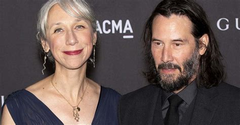 On The Red Carpet Keanu Reeves Was Radiating Joy With Girlfriend