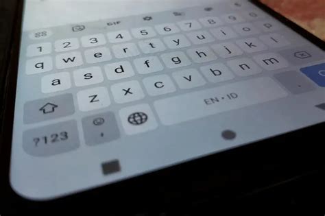 Cara Menambahkan Fitur Undo Pada Gboard Android OLX News