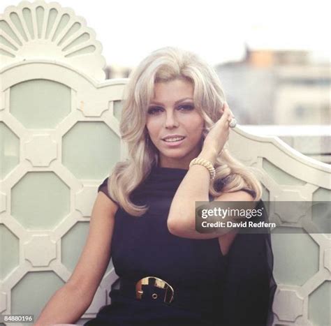 Nancy Sinatra 1960s Stock Fotos Und Bilder Getty Images
