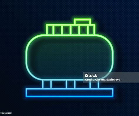 빛나는 네온 라인 오일 탱크 저장 아이콘은 파란색 배경에 분리되어 있습니다 석유 및 가스 산업용 선박 탱크 오일 탱크 기술 스테이션 벡터 0명에 대한 스톡 벡터 아트 및