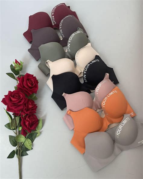 برا صيني رياضة بوش Moon Lingerie