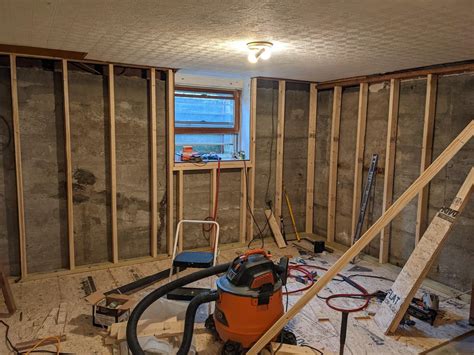Should I Hang Vertical Or Horizontal For A Non Load Bearing Wall Its
