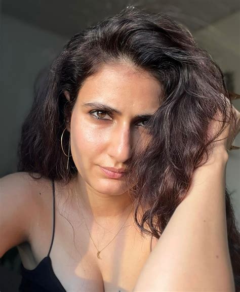 Pic Talk Bodycon On Hot Actress Fatima Sana Shaikh
