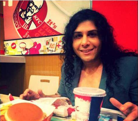 A Singer Who Changed Gender Page Gooyadaily