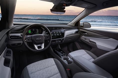 Chevrolet Gives The Bolt Ev A Facelift A Stretch And A Price Cut