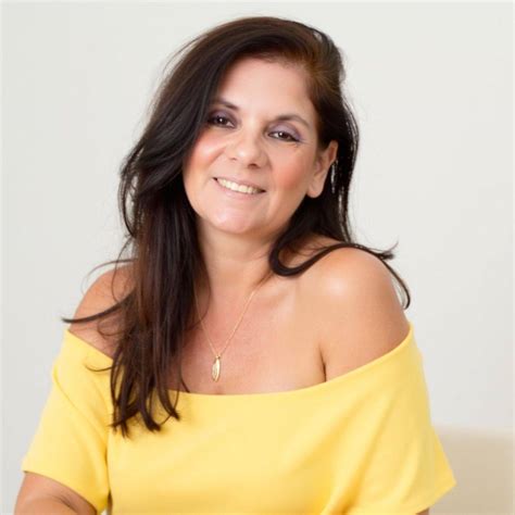 בואו ננפץ היום מיתוס 💥 חשבתם שכדי ליצור תחתית מעץ עם מסר מעוצב צריך להיות אומן לא נכון שימו 💜