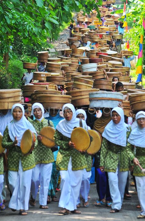 Ritual Tenongan Antara Foto