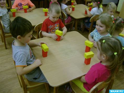 Конструирование во второй младшей группе «Как низкая башня стала высокой 7 фото Воспитателям