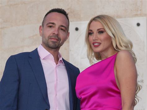 Κωνσταντίνα Σπυροπούλου Βασίλης Σταθοκωστόπουλος Σήμερα η βάφτιση του γιου τους