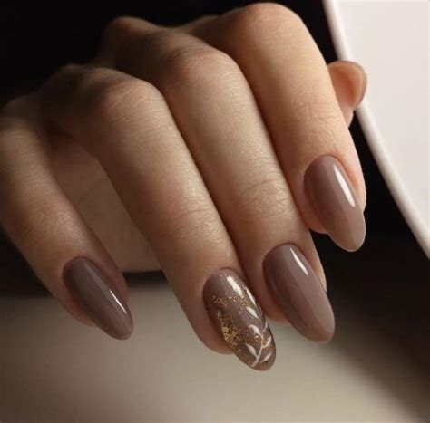 86 رنگ لاک ناخن پاییزی 1402 جدید و شیک برای پوست سبزه و روشن