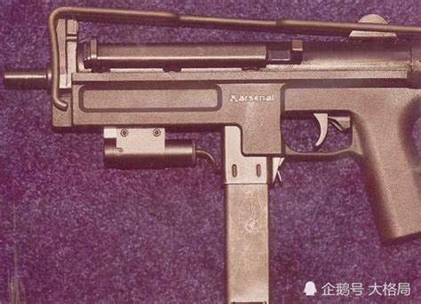 造型独特的一款冲锋枪，小巧玲珑招人喜欢