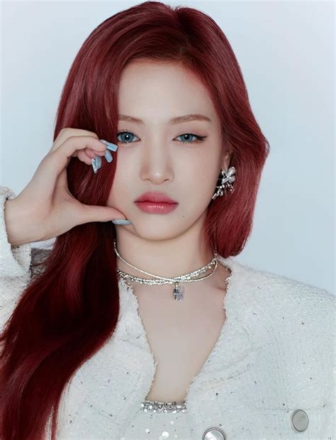 Ahyeon Princess💖 Loona Heejin Photocard Red Velvet Queendom