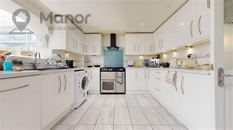 Pimpernel Way Harold Hill Rm3 8bt Manor Estate Agent