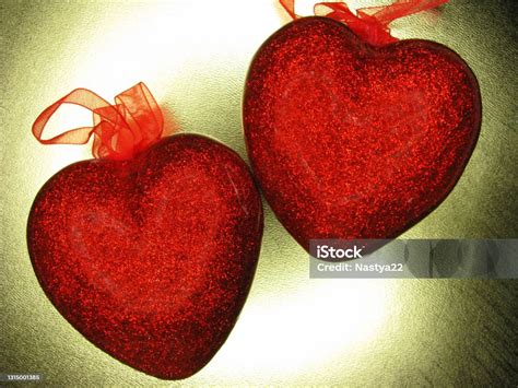 빛나는 골드 배경에 하트와 인사말 카드 사랑 발렌타인 데이 러시아에 대한 스톡 사진 및 기타 이미지 러시아 빨강 사진 이미지 Istock