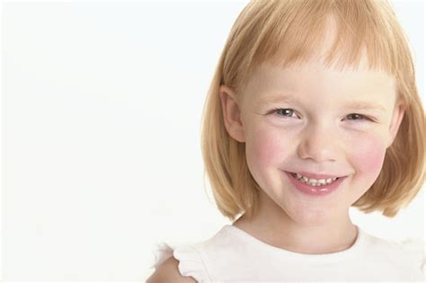 纯真可爱外国小女孩