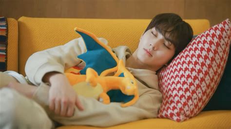 Jungwon 양정원 Enhypen With Charizard リザードン Lizardon Dracaufeu Dracaufeu