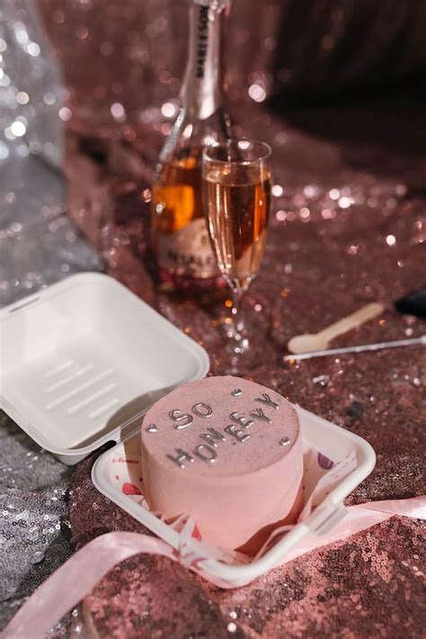 Розовый бенто торт торт с серебром День рождения дома Блестящий торт Дизайн для дня рождения