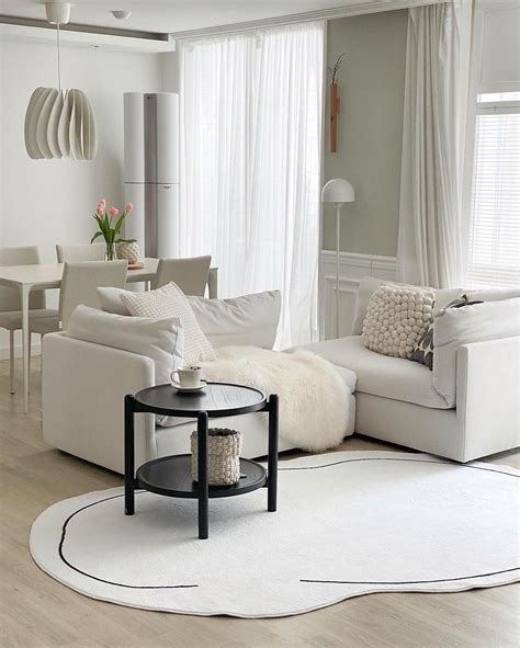 내추럴한 거실에서 북유럽풍 거실로 1년 반 동안 변화해온 신혼집 인테리어 집꾸미기