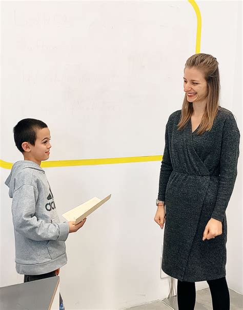 😍 Нови изобретатели в София 😎 За патрон на класа поканихме Vesela… Youth Inventor