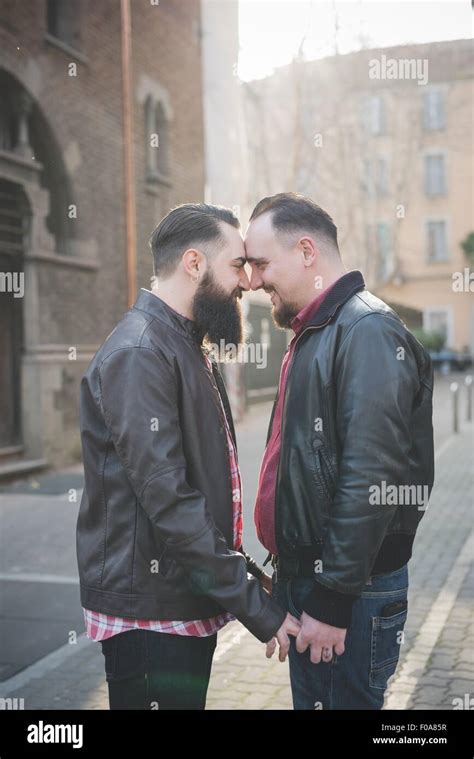 Gay Kiss Black Banque De Photographies Et Dimages à Haute Résolution