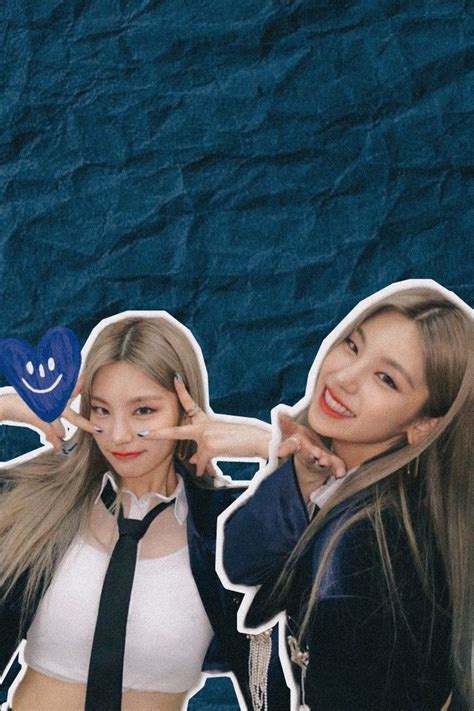 Pin By Iceee On Itzy Wallpaper Couple Photos Photo Scenes