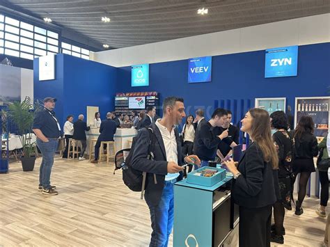 2firsts Marcas De Pmi En Display Éxito De Veev Zyn E Iqos