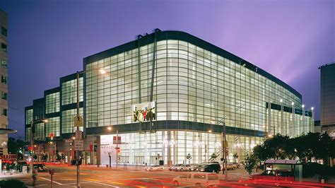 Moscone Center San Fran Unterwegs Auf Der Config 2023 In San Francisco