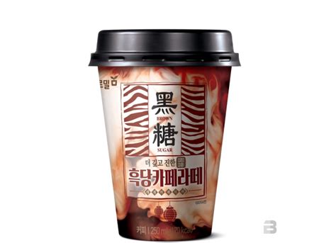 캐러멜 흑당과 우유 커피의 조합푸르밀 ‘흑당카페라떼