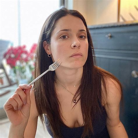 Ali Cobrin Scrolller