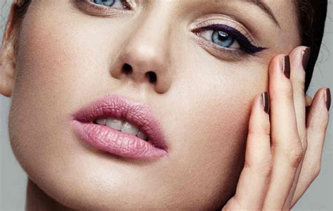 How To Apply Liquid Eyeliner Like A Professional Newbies Tutorial