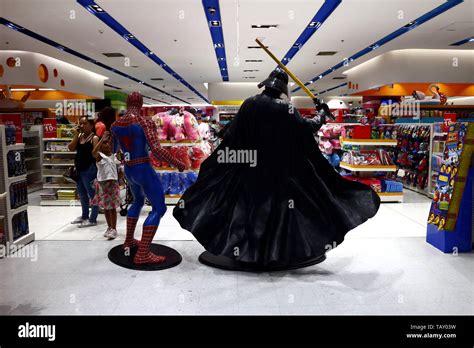 Mandaluyong City Philippines May 19 2019 Life Size Action Figures