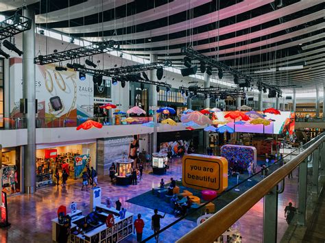 Fashion Show Mall 1 Exclusive Shopping On The Vegas Strip