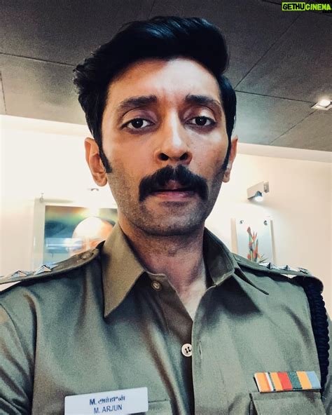 Vasanth Ravi Wiki Biography Age Gallery Spouse And More