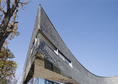 The Curving House By Joho Architecture