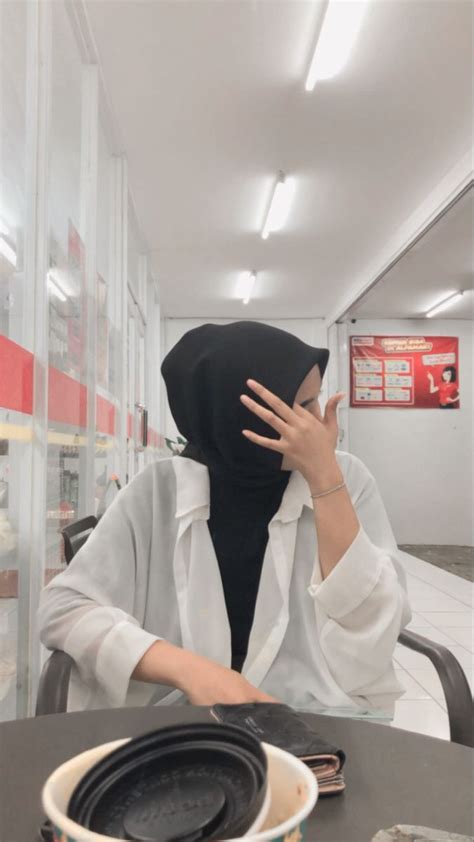 Pin Oleh Isnandhika Aan Di Pacarhaallu Gaya Hijab Gadis Hitam Potret Diri