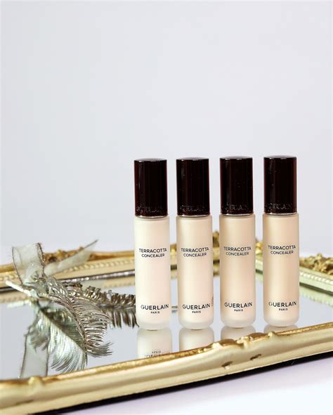 샤샤 뷰티 패션 인플루언서 광고 Guerlain 완벽한 커버와 함께 자연스럽게 빛나는 광채로 생기를 더해줄 겔랑 테라코타 내추럴 퍼펙션 컨실러 And 르 뗑