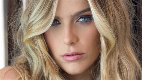 Novo Visual Isabella Santoni Impressiona Ao Surgir Ruiva Veja Fotos