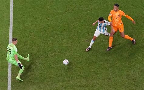 Asistencia Récord De Messi Y Definición De Nueve De Nahuel Molina La